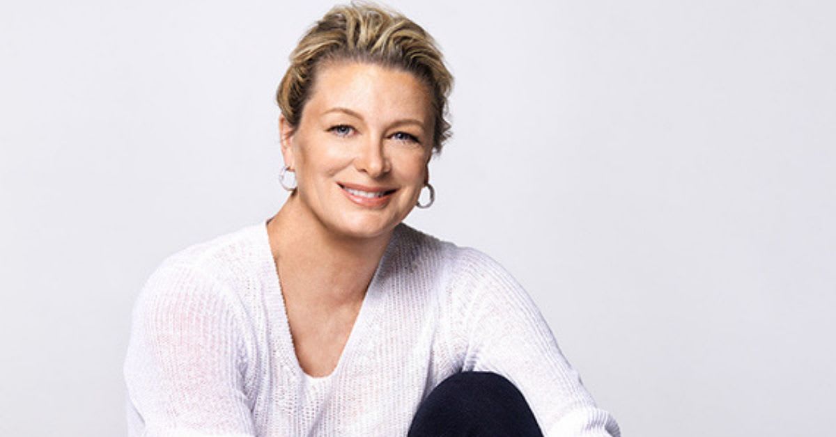 Author Kristin Hannah Interview: Here's the Book She's Currently Loving