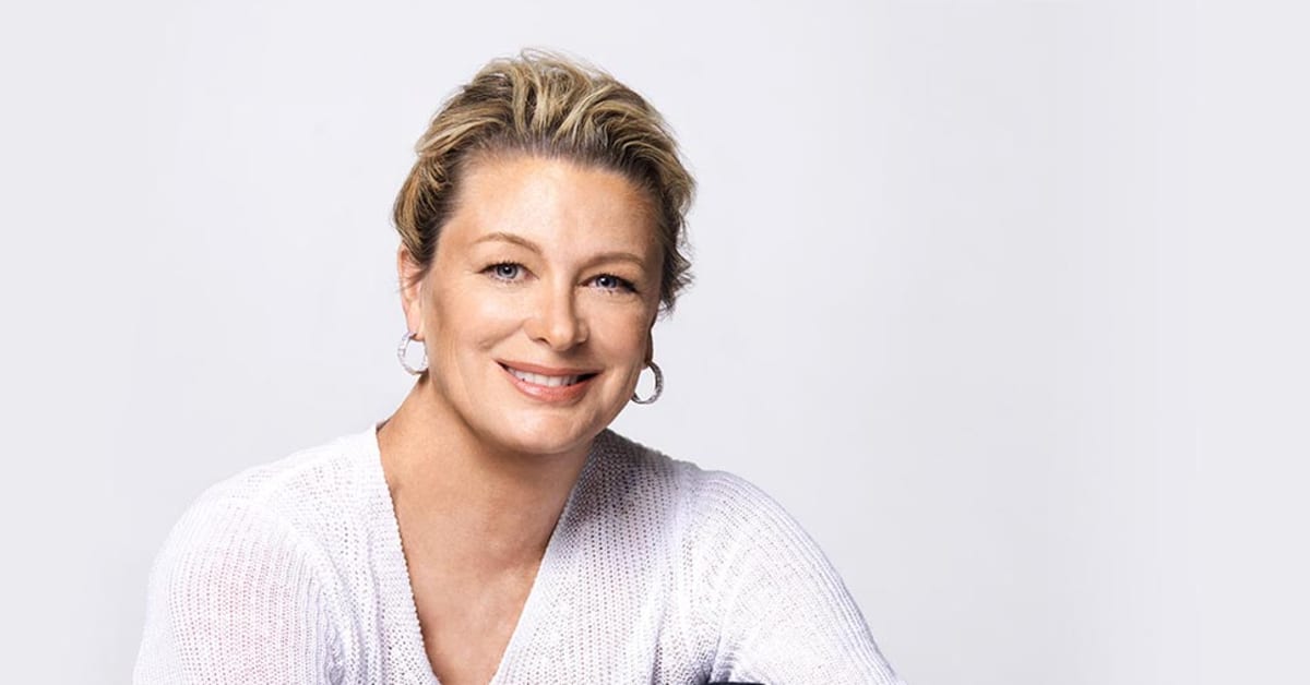 9 Bestselling Authors Share the Perfect Books to Gift