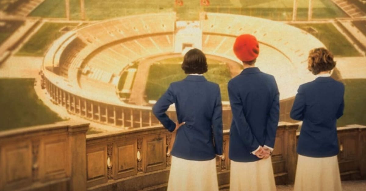 Elise Hooper Talks New Release ‘Fast Girls’ (Plus a Giveaway!)